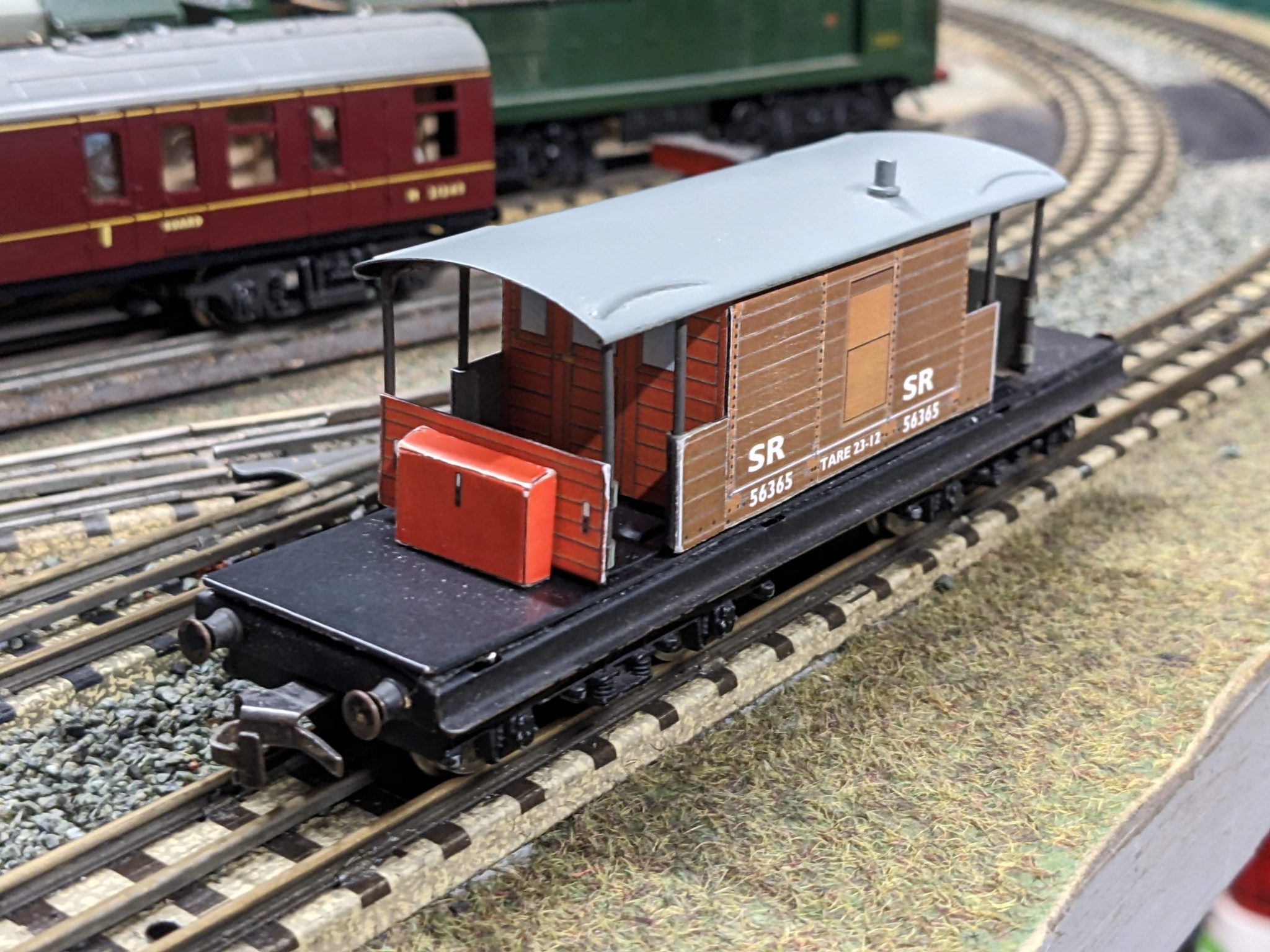 Dublorunner.com | Hornby Dublo 3 Rail Layout